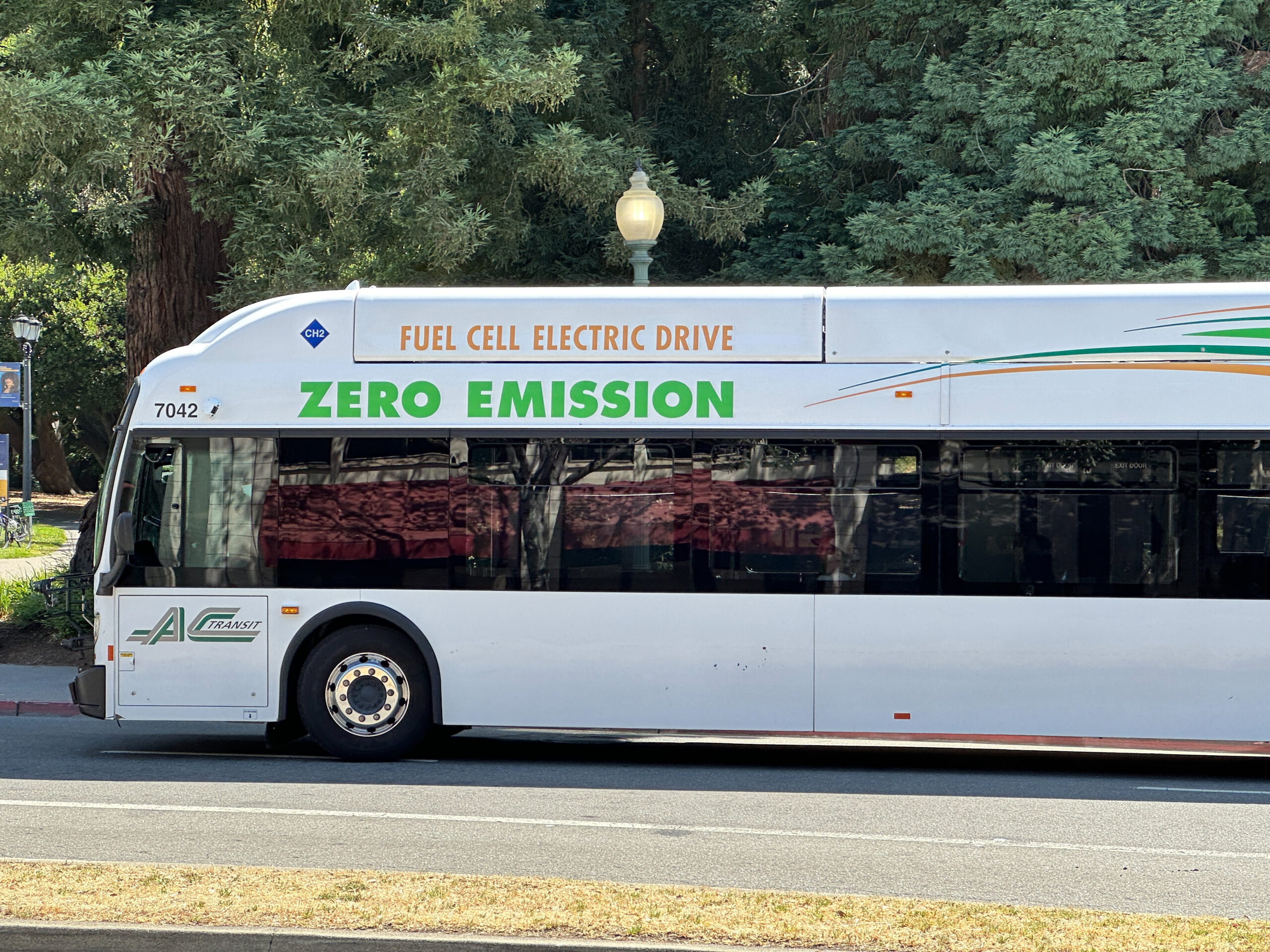 The Growth of Hydrogen Fuel Cell Electric Buses in California - H2Invest.io